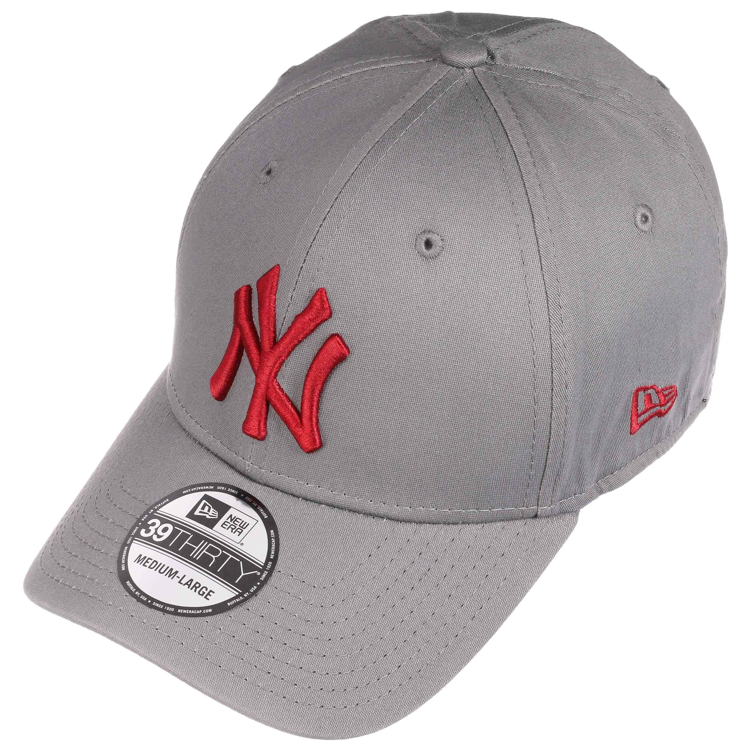 39Thirty MLB Ess Yankees Cap by New Era - £24.95
