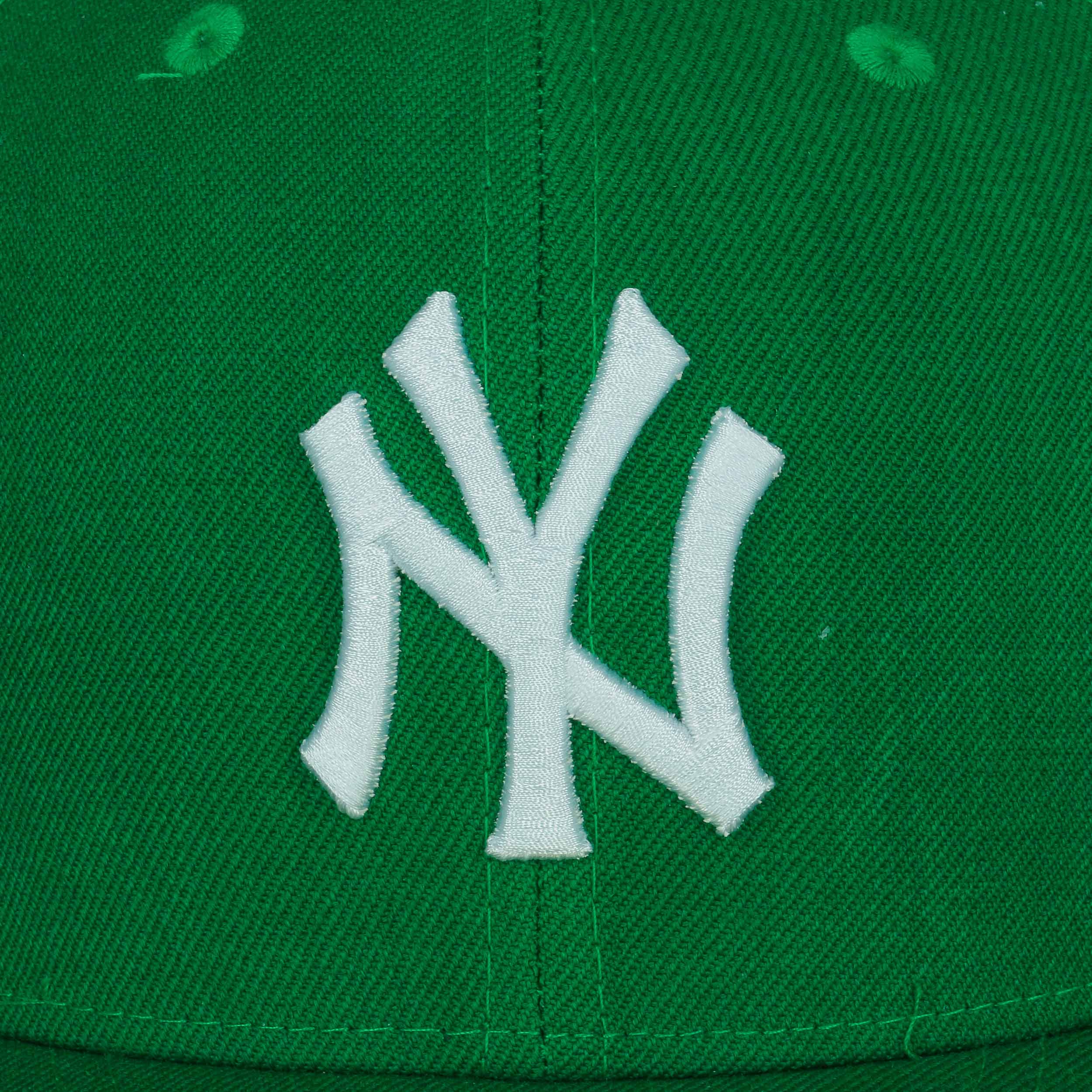 59Fifty MLB Basic NY Cap by New Era - £38.95