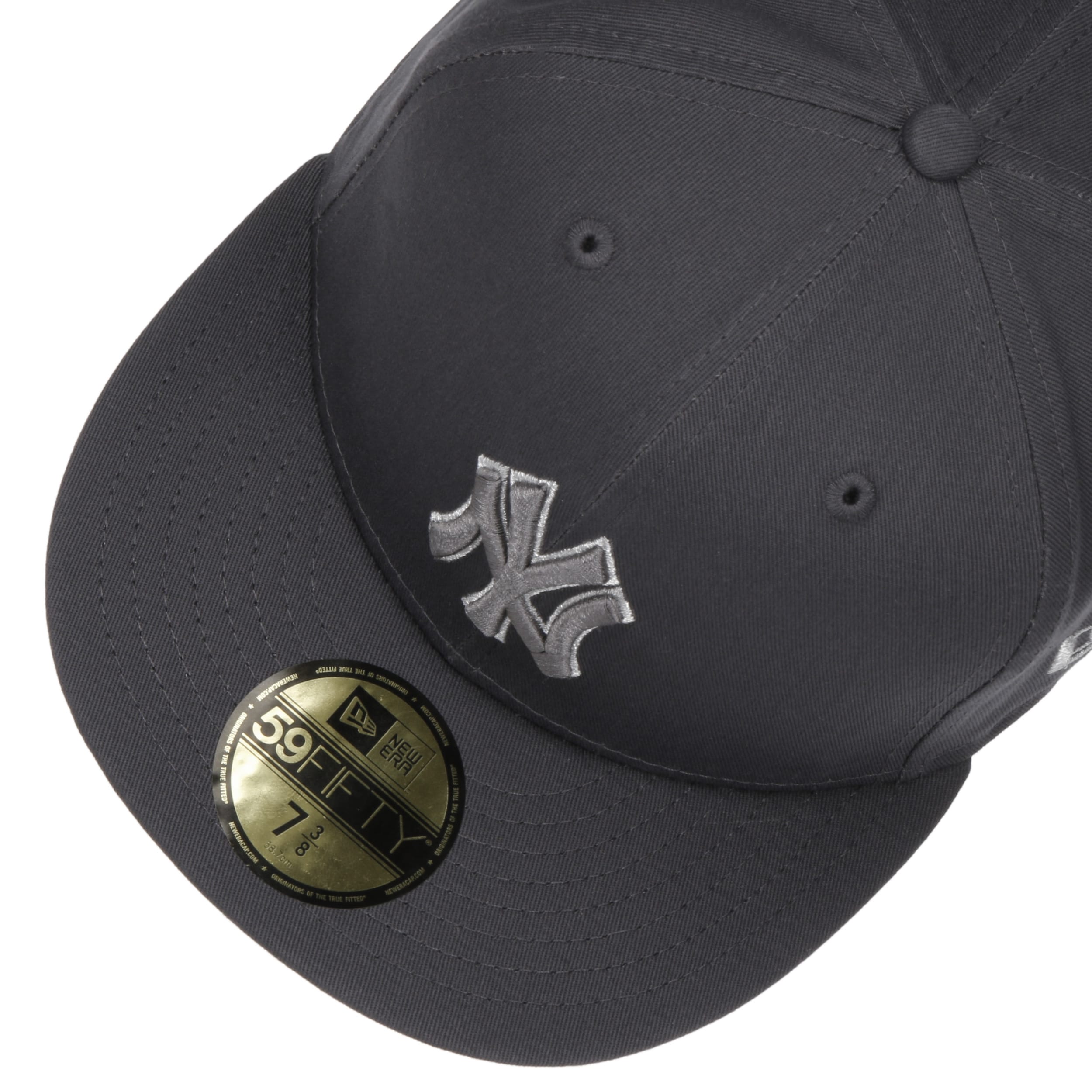 59Fifty Metallic Outline Yankees Cap by New Era - £38.95