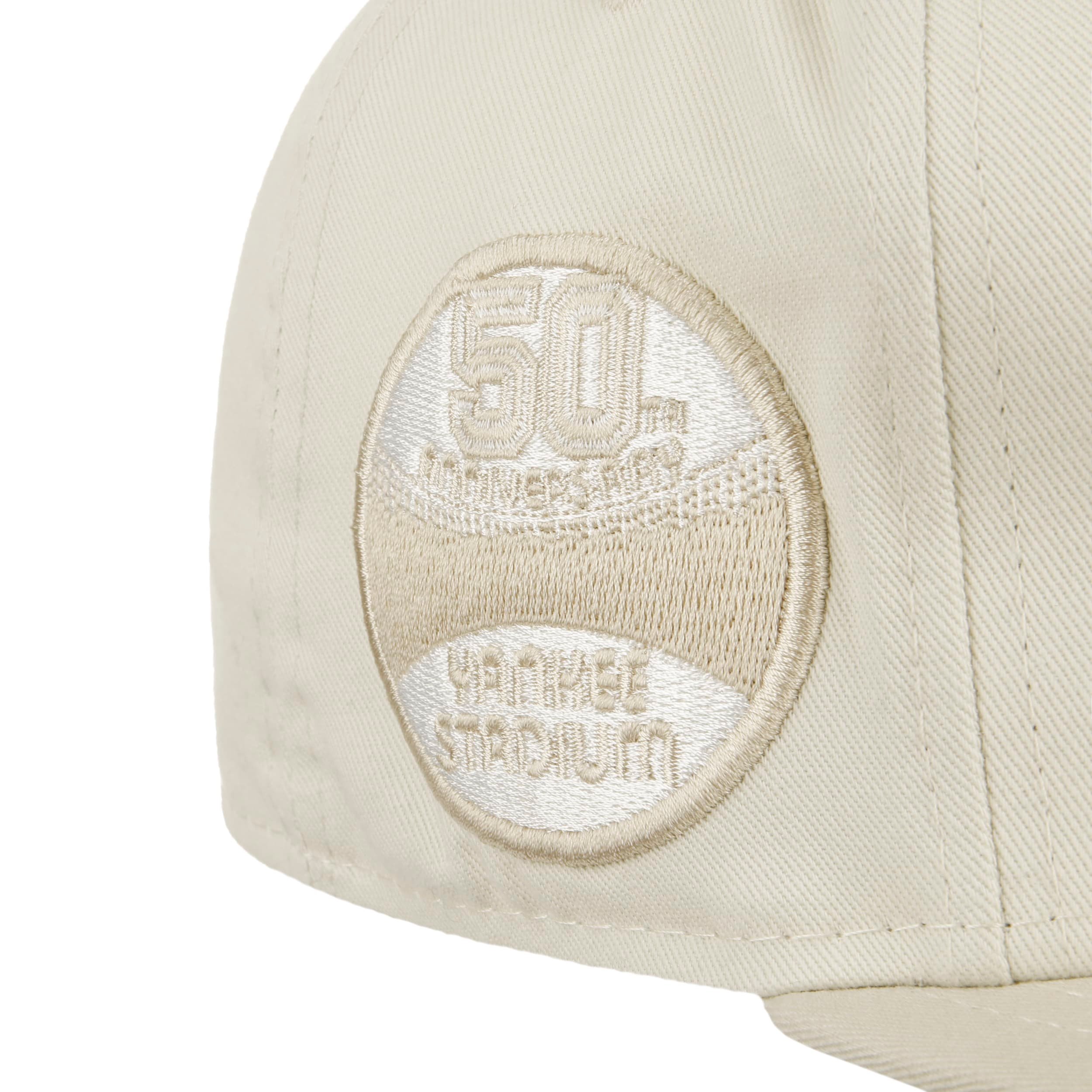 59Fifty White Crown Yankees Cap by New Era - £44.95
