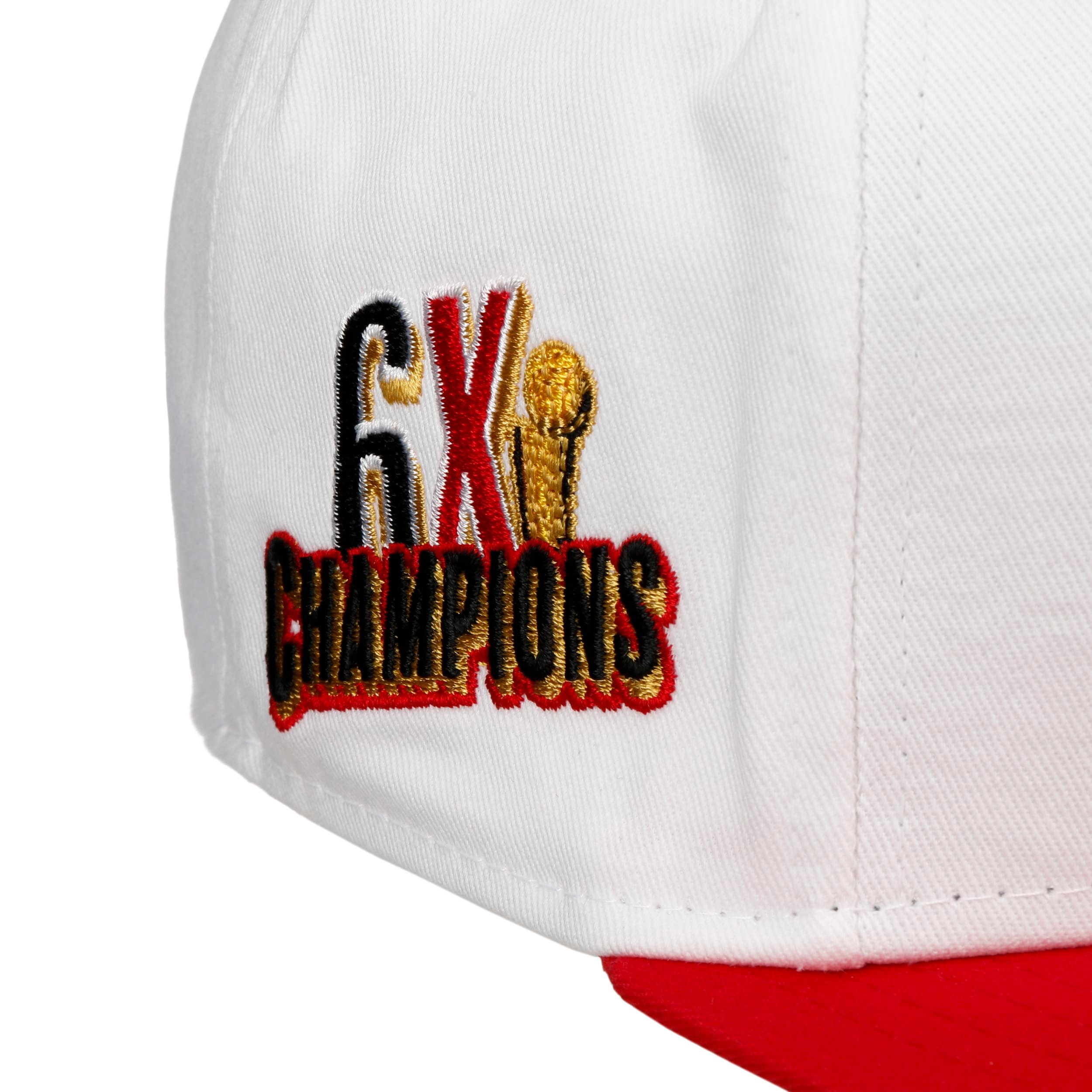 9Fifty White Crown Patches Bulls Cap by New Era - £42.95