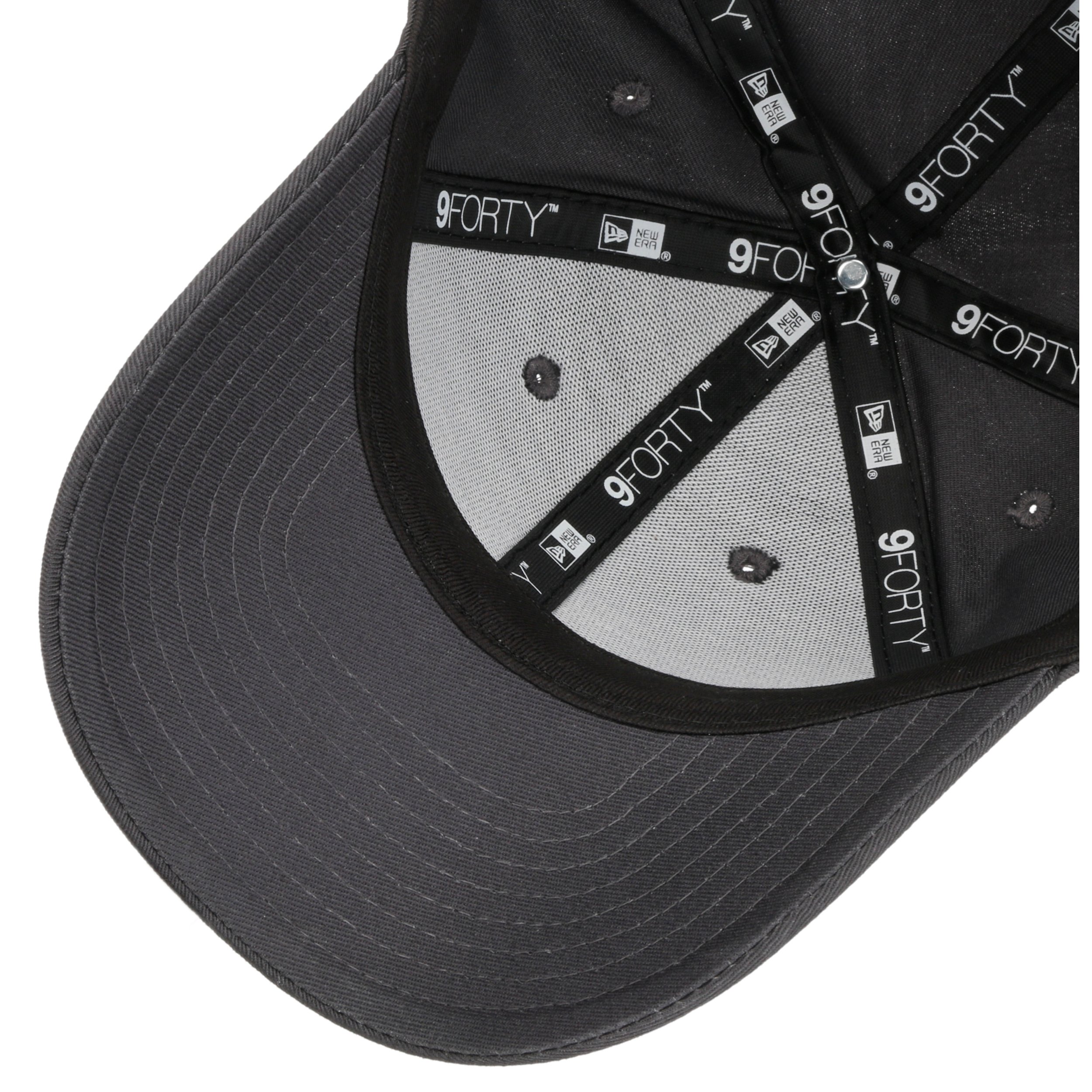 9Forty KIDS Mickey Football Cap by New Era - £17.95