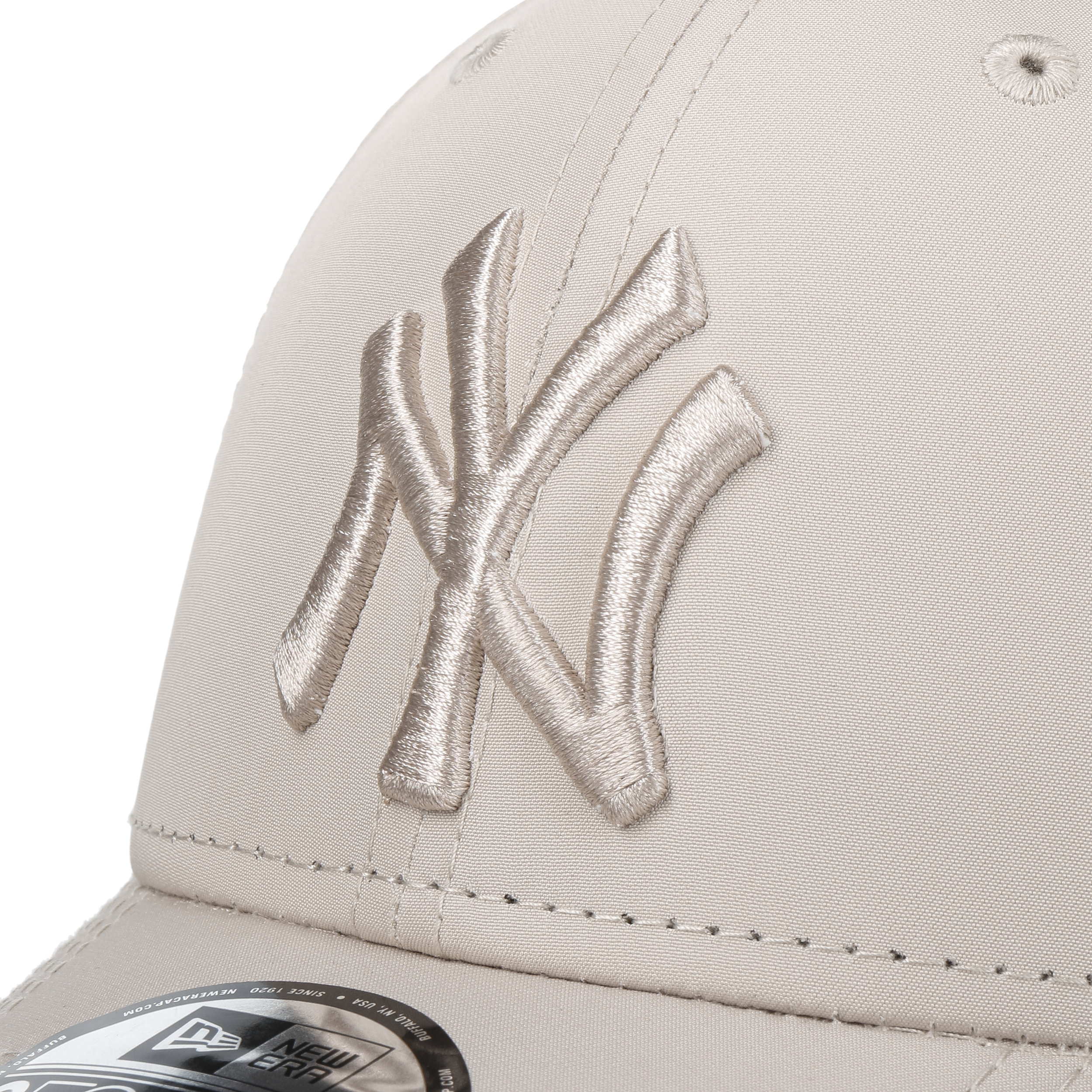 9Forty Tonal Yankees Cap by New Era - £25.95