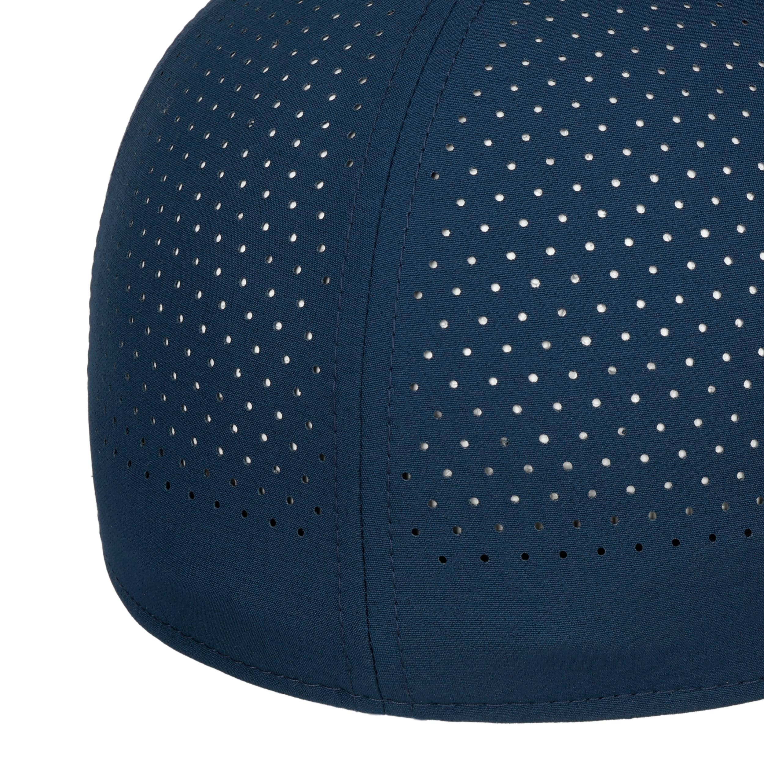 Peak Proformance Cap by Oakley - £29.95